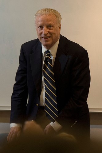 Biographie de George Akerlof - L'économie avec Lénaïc